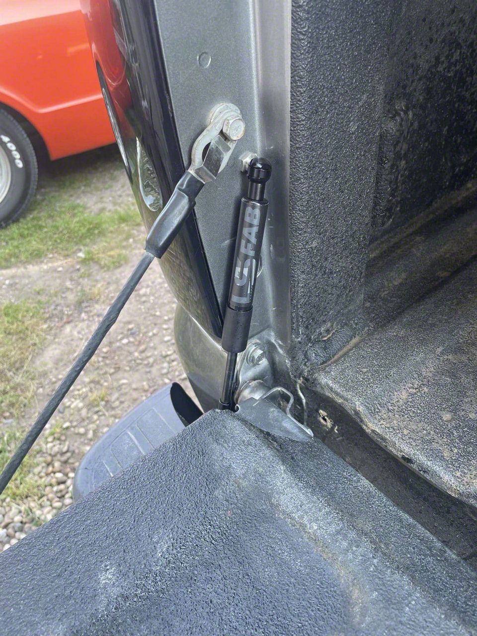 Silverado 1500 Tailgate Saver Strut (99-06 Silverado 1500) - Free Shipping